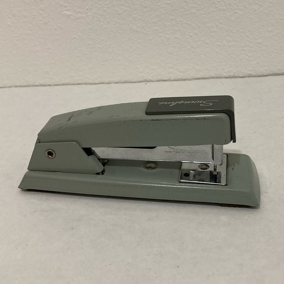 Swingline | Office | Vintage Small Metal Swingline 71 Wr Gray Stapler ...
